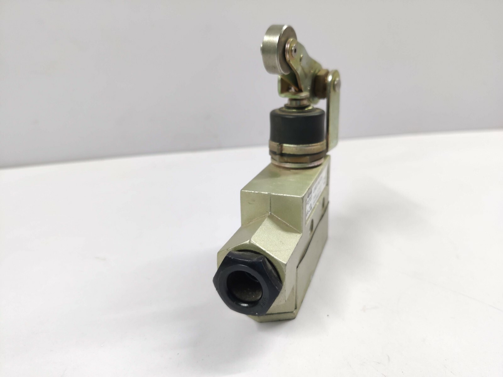 Parker Limit Switch NA-22 Small 2-Circuit 15A-125480V AC | eBay