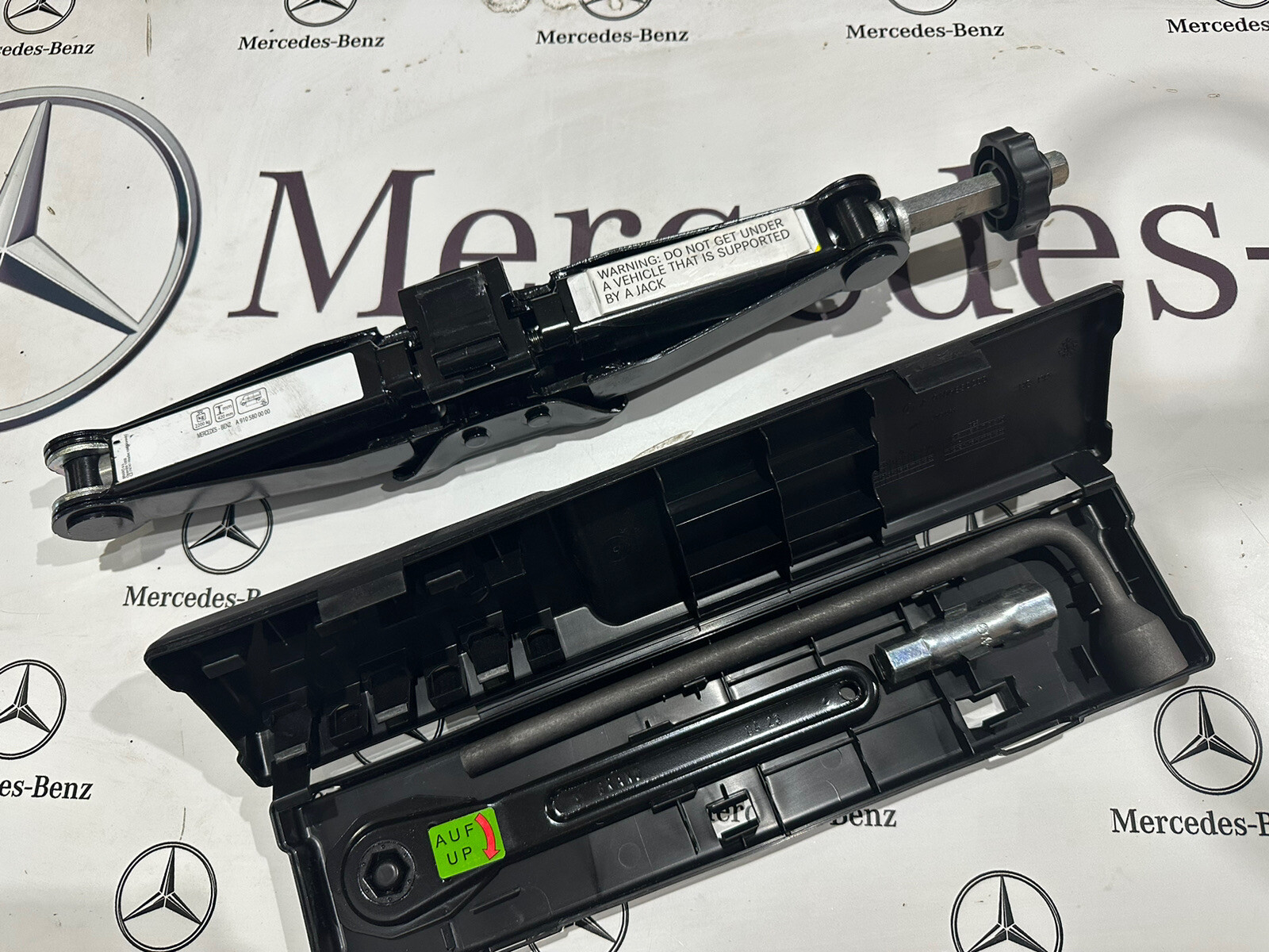 Genuine Mercedes Sprinter Jack & Tool Kit / Vito / Viano /A9105800000 ...