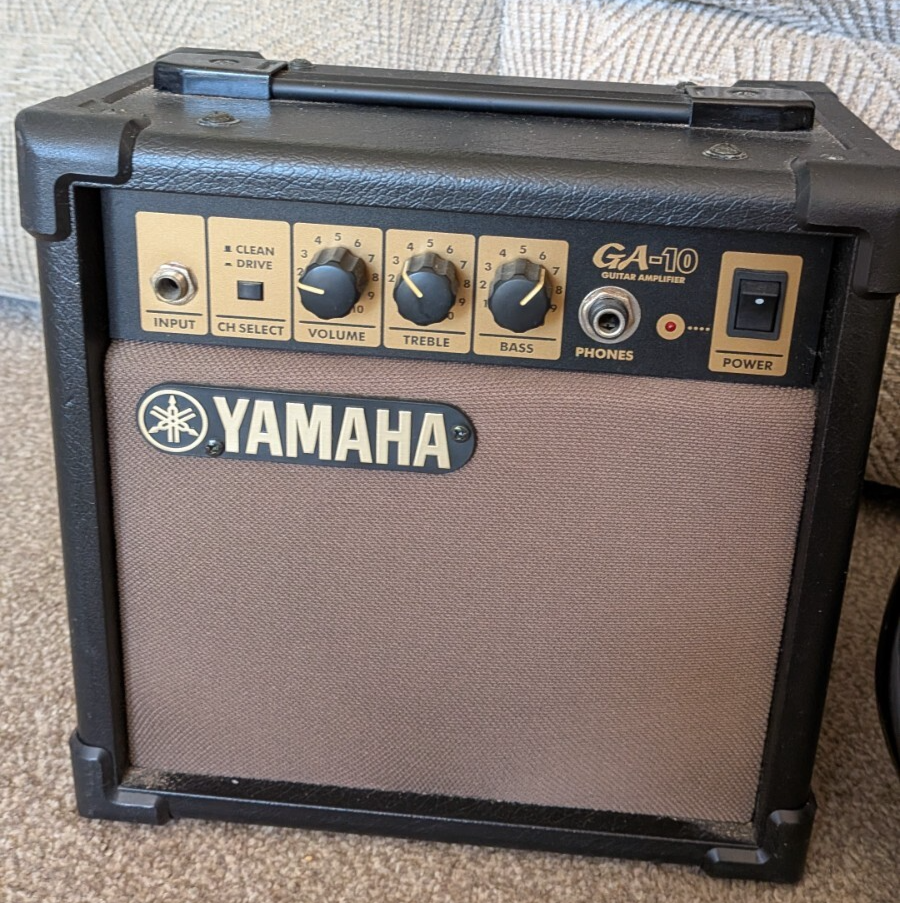 yamaha ERG 121 electric guitar With GA 10 Amplifier and Case Great ...