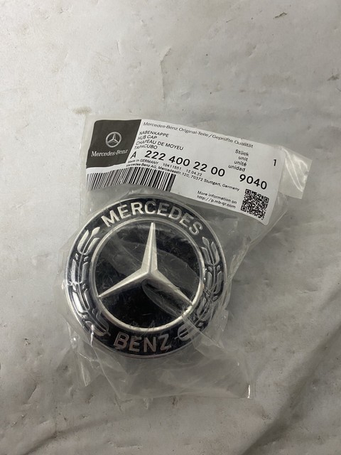 Genuine Mercedes-Benz Alloy Wheel Centre Cap Black A22240022009040 OEM ...