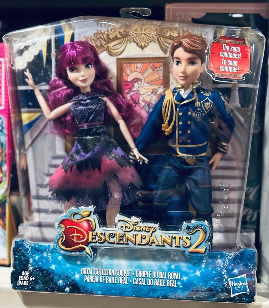 Disney Descendants 2~Royal Cotillion Couple Mal & King Ben of Auradon ...