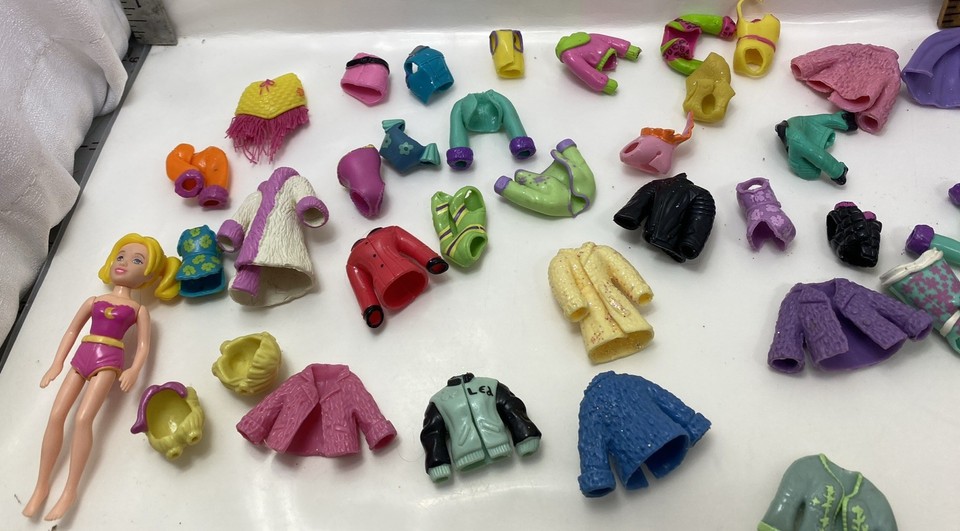 Polly Pockets Lot Of 40+ Bathing Suits Winter Coats And Jackets Plus 2 ...