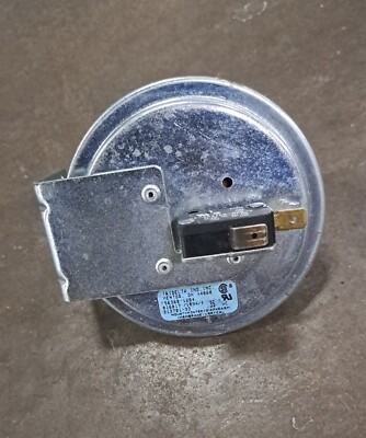 B13701-33 / FS6368-1284 OEM Tridelta Goodman Furnace Air Pressure ...