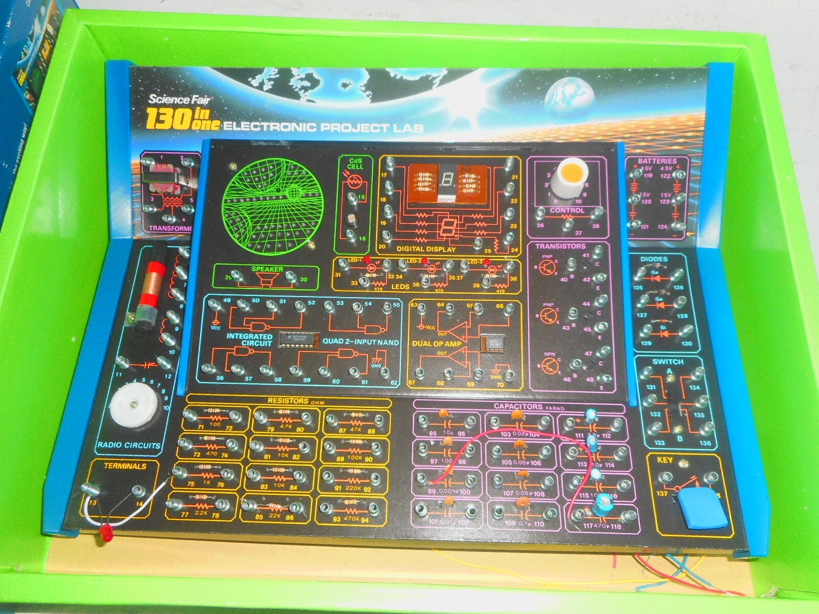 Science Fair 130 in One Electronic Project Lab 28-259 Radio Shack W160 ...