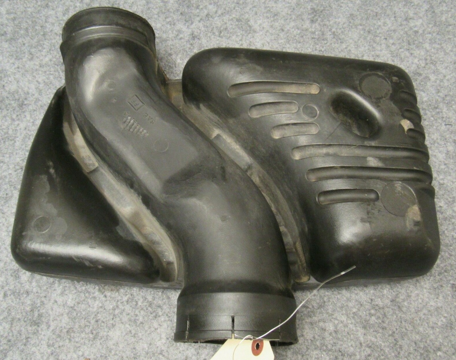 1994-1996 Buick Roadmaster 5.7 Air Intake Resonator 25099945 Baffle OEM ...