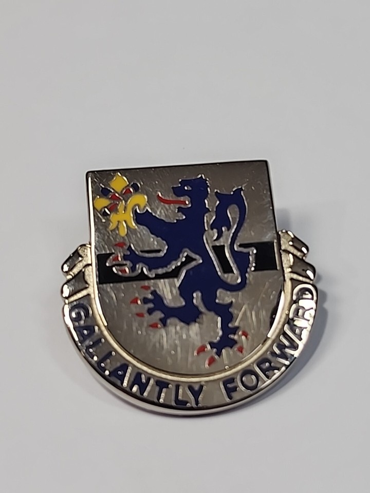 Gallantly Forward Pin US Army 71st Cavalry Regiment Unit Insignia Crest ...