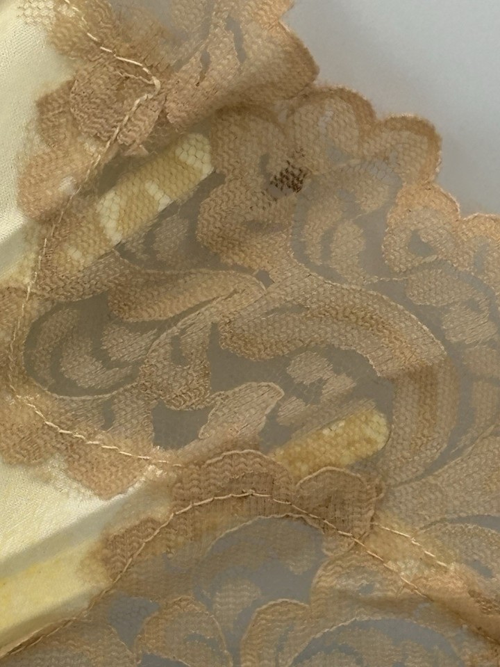 ANTIQUE STYLE FOLDING HAND FAN (420) | eBay