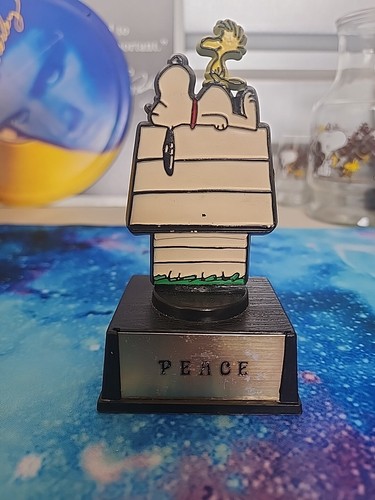 Vintage Aviva Snoopy United Feature Syndicate 1970 PEACE Trophy ...
