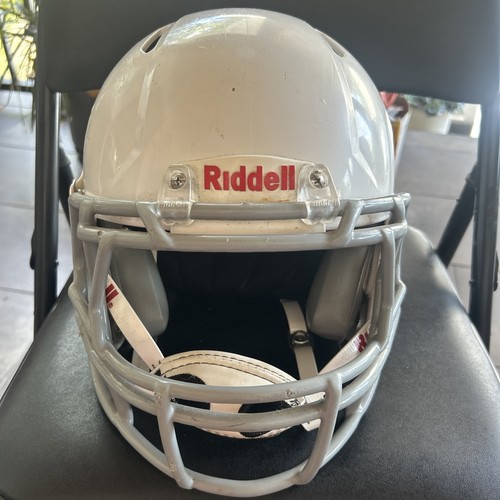 Riddell Victor Youth SM/MED White Football Helmet NOCSAE 2021 Chin ...