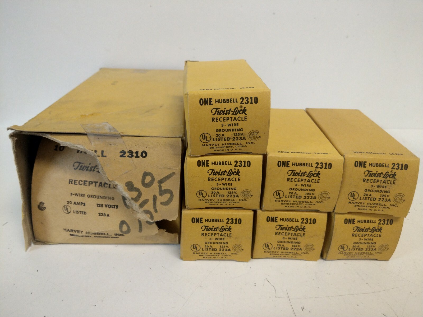 BOX OF (7) NOS! HUBBELL 20A 3-WIRE TWIST-LOCK RECEPTACLES HBL2310 2310 ...
