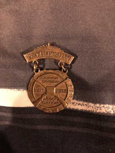VINTAGE NATIONAL RIFLE ASSOCIATION JUNIOR DIVISION PRO MARKSMAN MEDAL ...