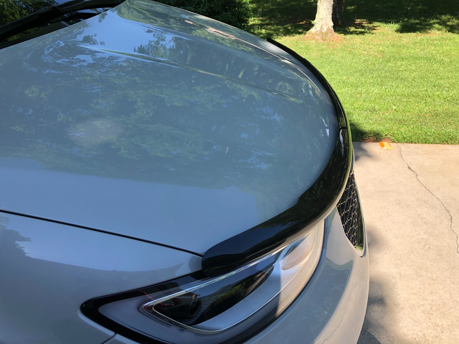 AVS HoodFlector Smoke Bolt-On Bug Shield Protector for 17-2024 Chrysler ...