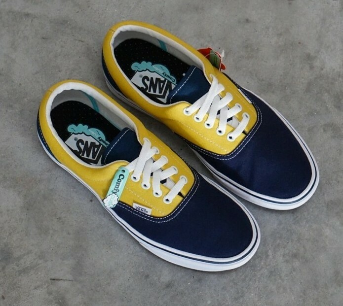 Vans VN0A3WM9VNO1 Comfycush Era Dress Blue / ASPEN Gold Men's Fashion ...