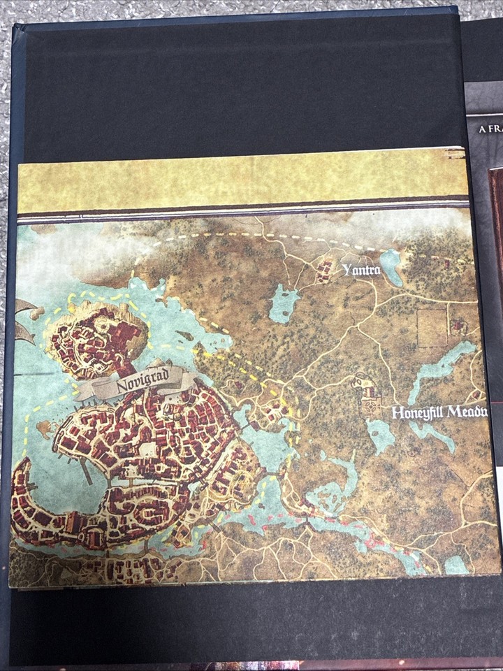 The Witcher 3: Wild Hunt Collector's Edition Strategy Guide With Map ...