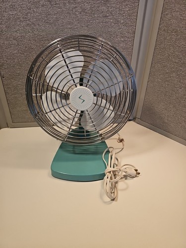 Vtg Superior Elec. Products Corp. Teal Fan 12" tall 9" plastic blade ...
