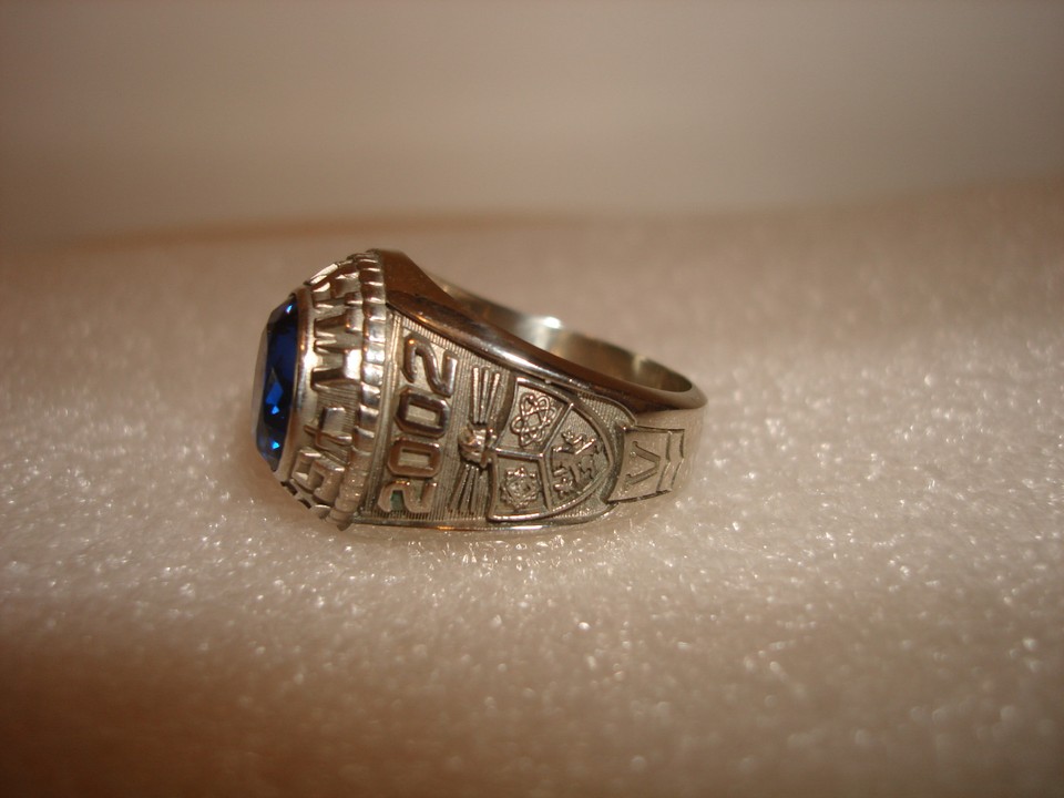 HUGE 2002 SAINT VIATOR LIONS GOLF JOSTENS 10K SOLID WHITE GOLD SIGNET ...