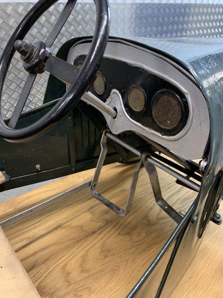 Antique Vintage tri-ang peddle car 1949-52 - Collectors | eBay UK