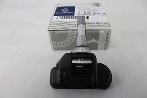 NEW Genuine Mercedes-Benz Alloy Wheel Tyre Pressure Sensor A0009050030 ...