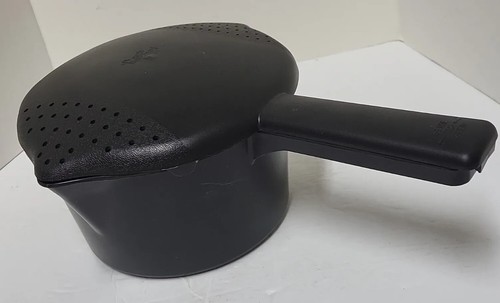 Pampered Chef Small 1 Quart 4 Cup Black Micro Cooker Microwave Steamer ...