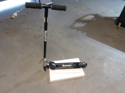 Razor S Kick Scooter 2 Wheels Lightweight with Rear Brake Folding Black ...