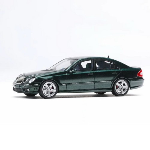 King Model 1/64 Scale Mercedes-Benz E63 AMG W211 Green Diecast Car ...