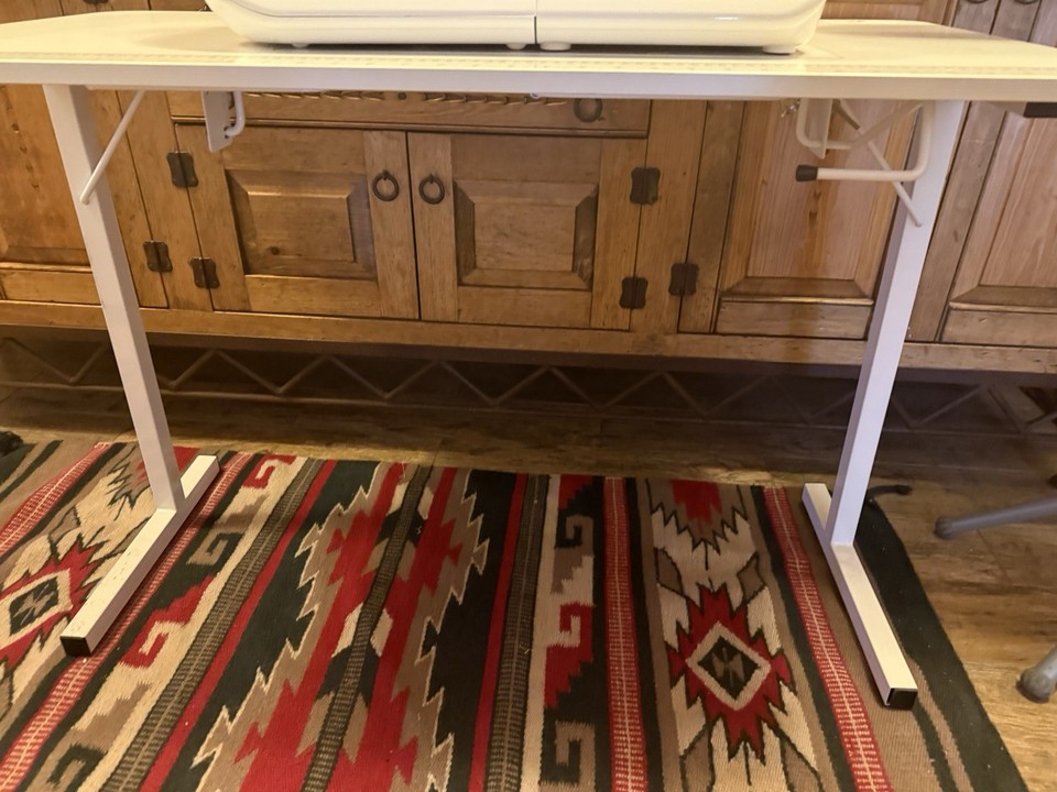 SINGER Folding Sewing Table with Drop-In Platform & Ruler – Excellent ...