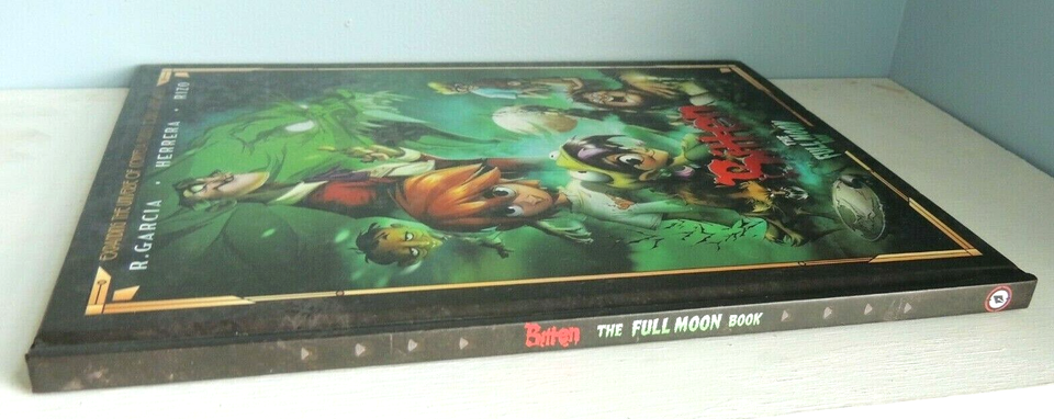 BITTEN the Full Moon Book by Raul Garcia Cornelia Funke Hardcover Teen ...