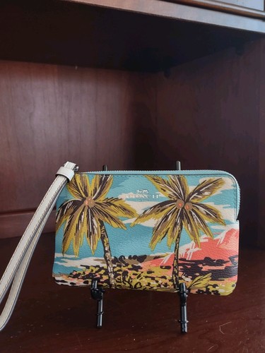 NWOT COACH CK416 Corner Zip Wristlet With Hawaiian Print Palm Trees ...
