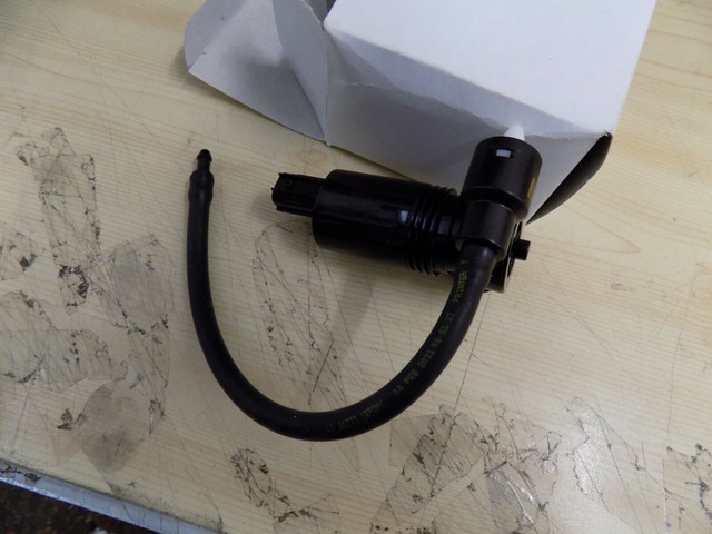 Genuine Land Rover Discovery Sport Evoque Windscreen Washer Pump ...