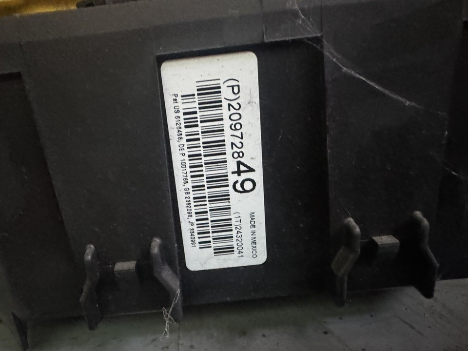 2008-2016 GMC Acadia Buick Enclave Wiring Junction Block OEM 20972849 ...