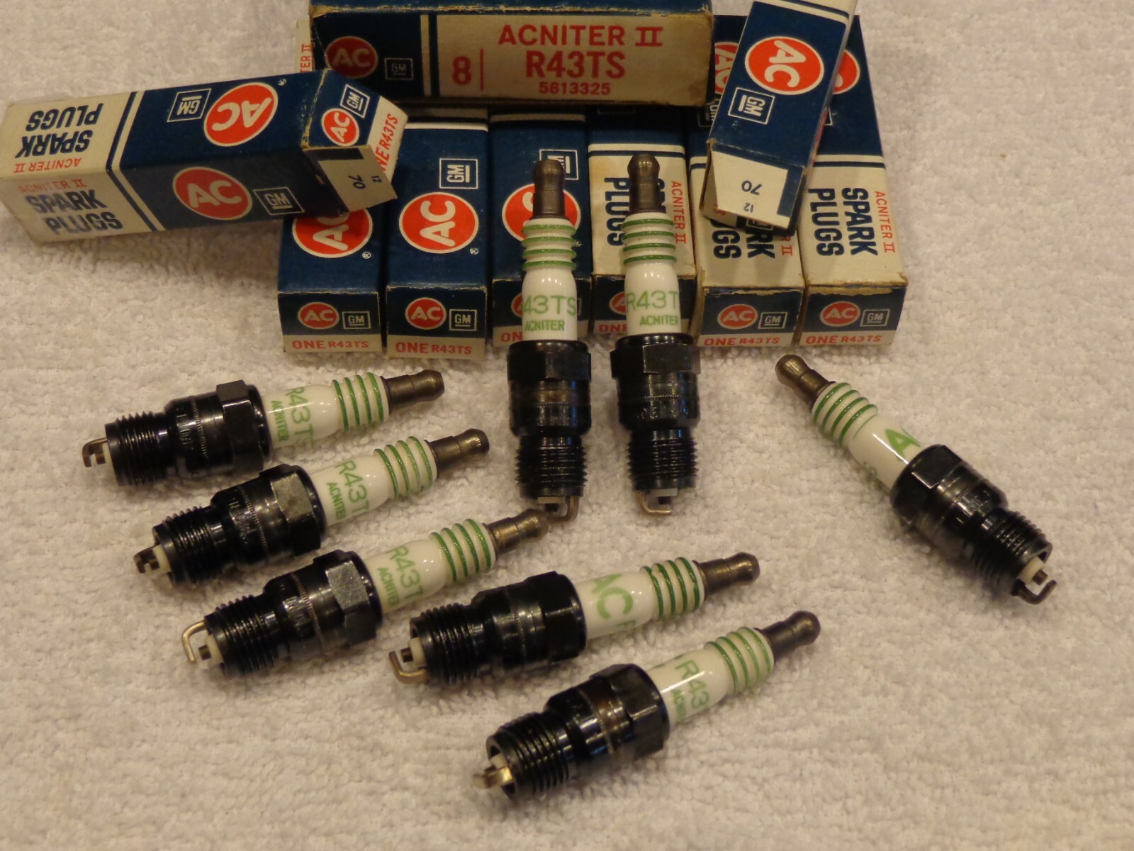NOS AC-R43TS Spark Plugs....‘Acniter Printed’....1971 Corvette, Camaro ...