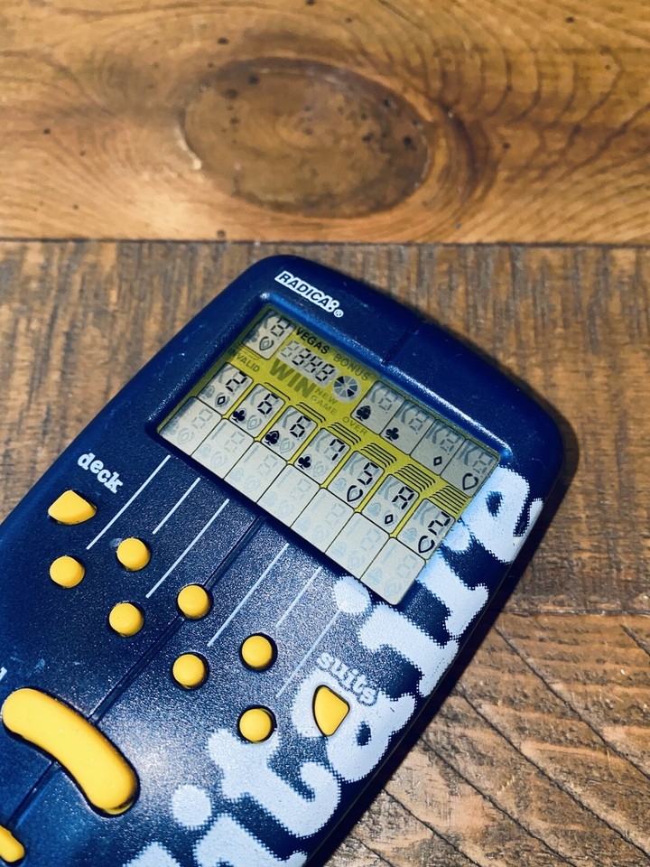 Radica Pocket Solitaire Electronic Handheld Game 2-in-1 Klondike Vegas ...