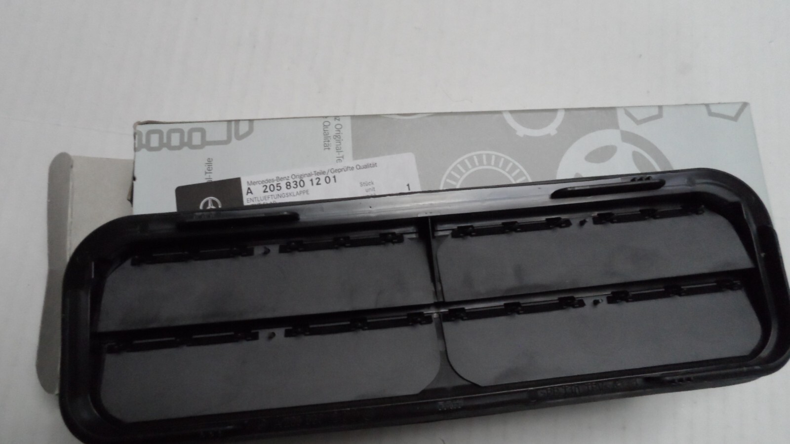 Mercedes Benz A 2058301201 Pressure Vent Fits Rear Left Quarter Panel ...