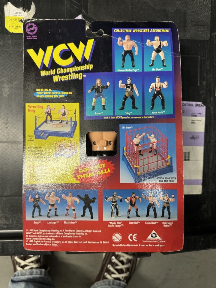 WCW Atomic Elbow BILL GOLDBERG Wrestling Action Figure 1998 NOS New ...