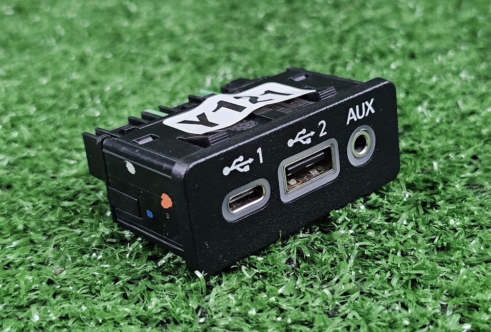 28023-6CA1A Nissan Altima 2019-2022 USB and Type C Audio Auxiliary Jack ...