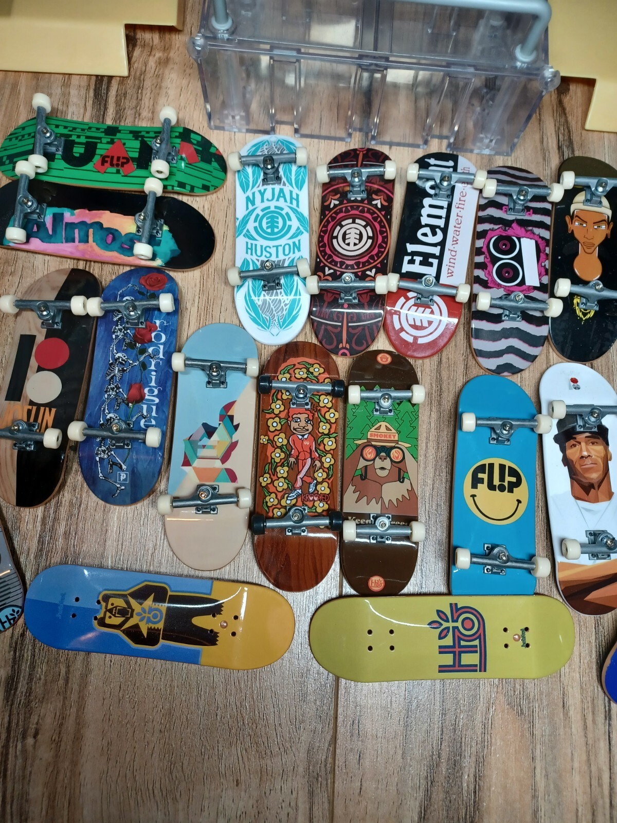 ASSORTED LOT VINTAGE TECH DECKS Skateboard Fingerboard And Carrying ...