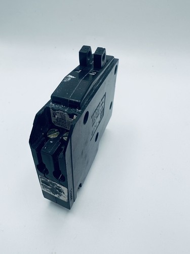 Square D QOT2020 2 Pole 20 Amp 120V AC Tandem Plug In Metal Hook ...