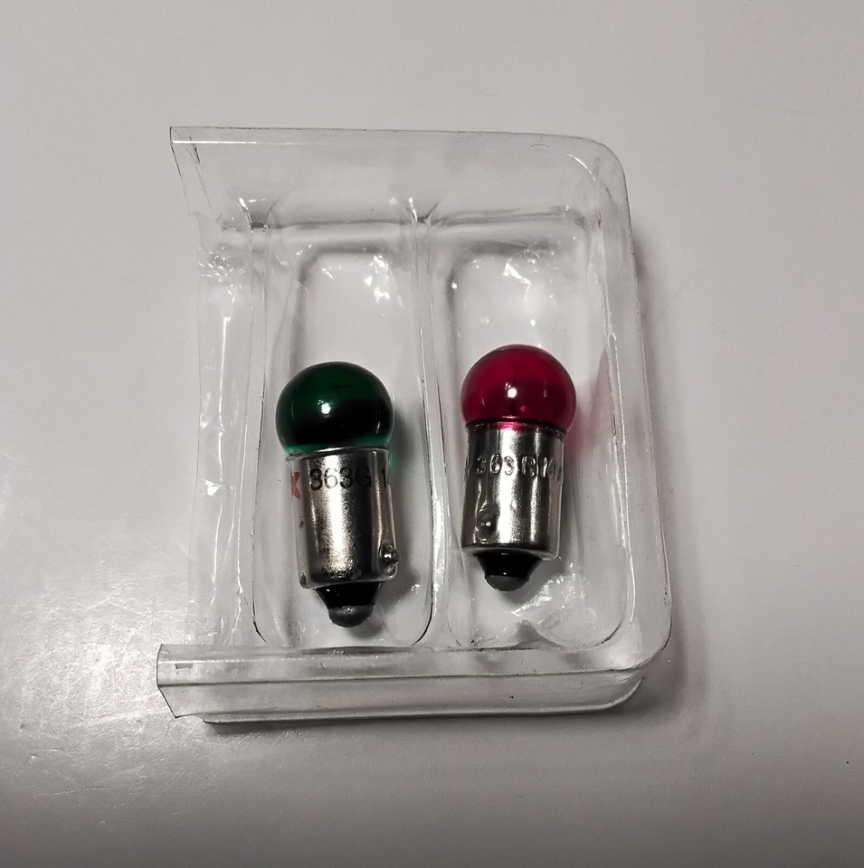 LIONEL 153 BLOCK SIGNAL BULB 363 RED & GREEN POST 1950 BLOCK SIGNALS 2 ...