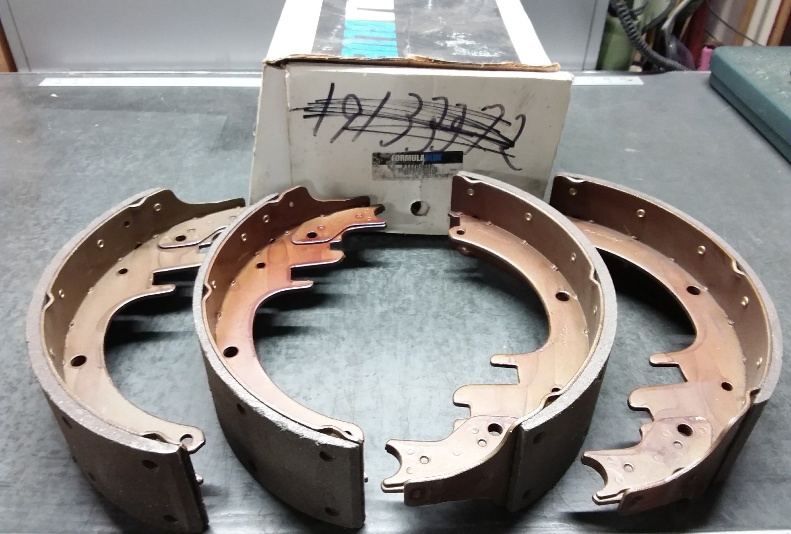 NOS Bendix Formula Blue Brake Shoe Set E11704620. | eBay