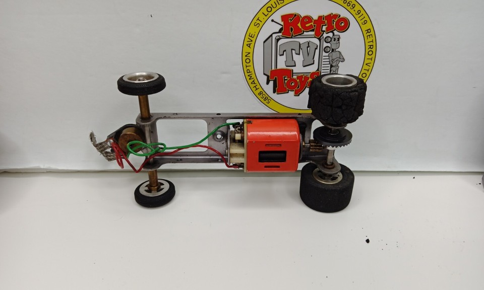 1/24 Cox Iso slot car chassis with Classic motor for parts or ...