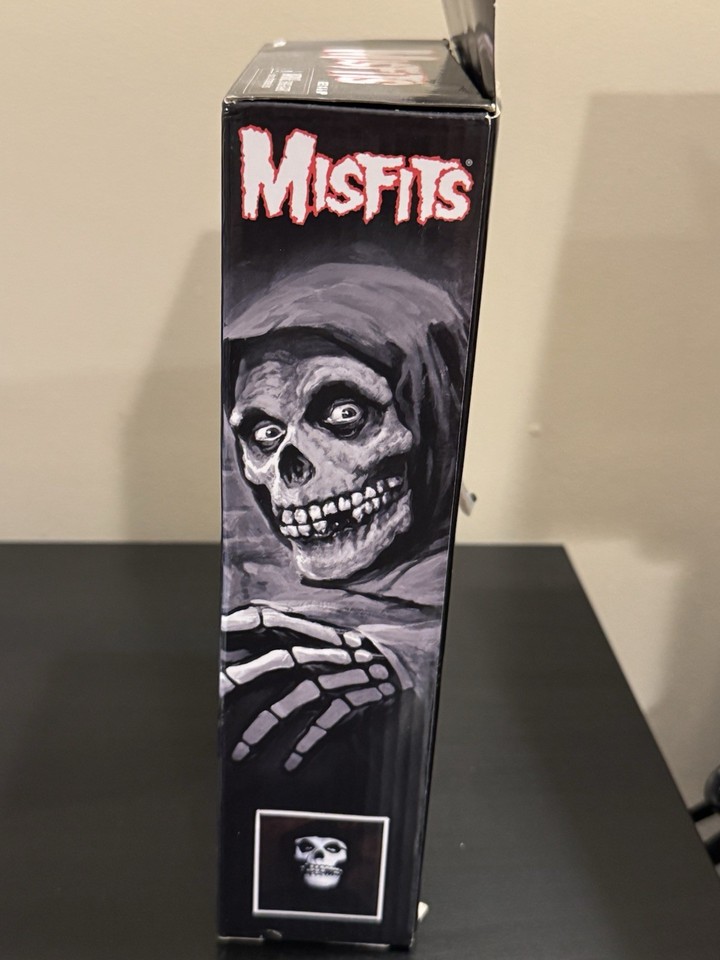 NECA The Misfits: Fiend black robe Figure | eBay