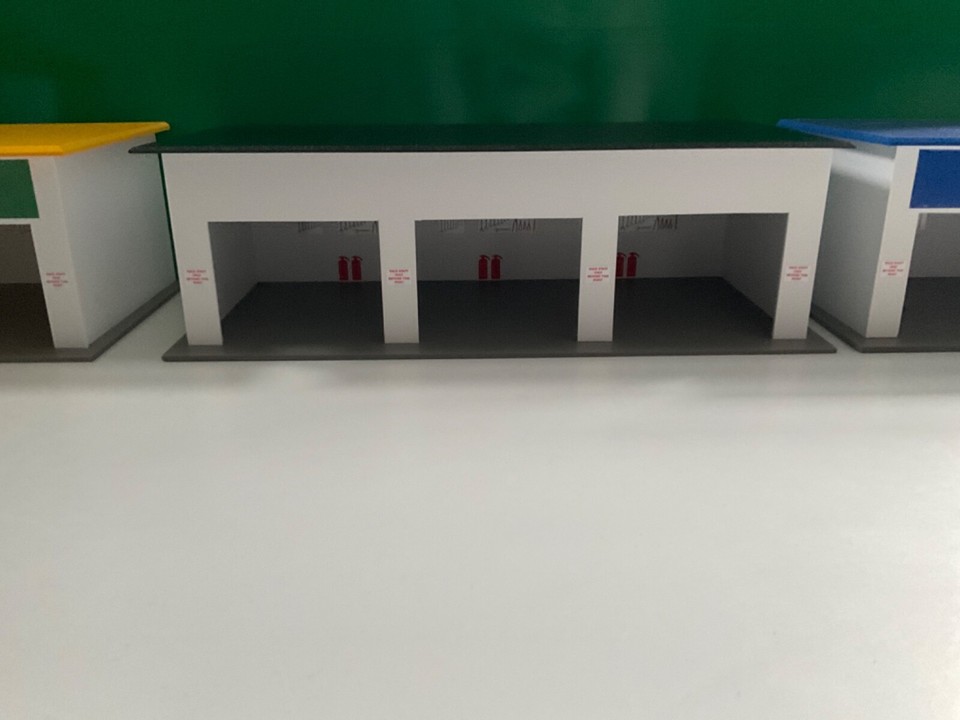 BRAND NEW - 1:32 Scale 3x Car Pit Garage Slotcar Building Scalextric ...