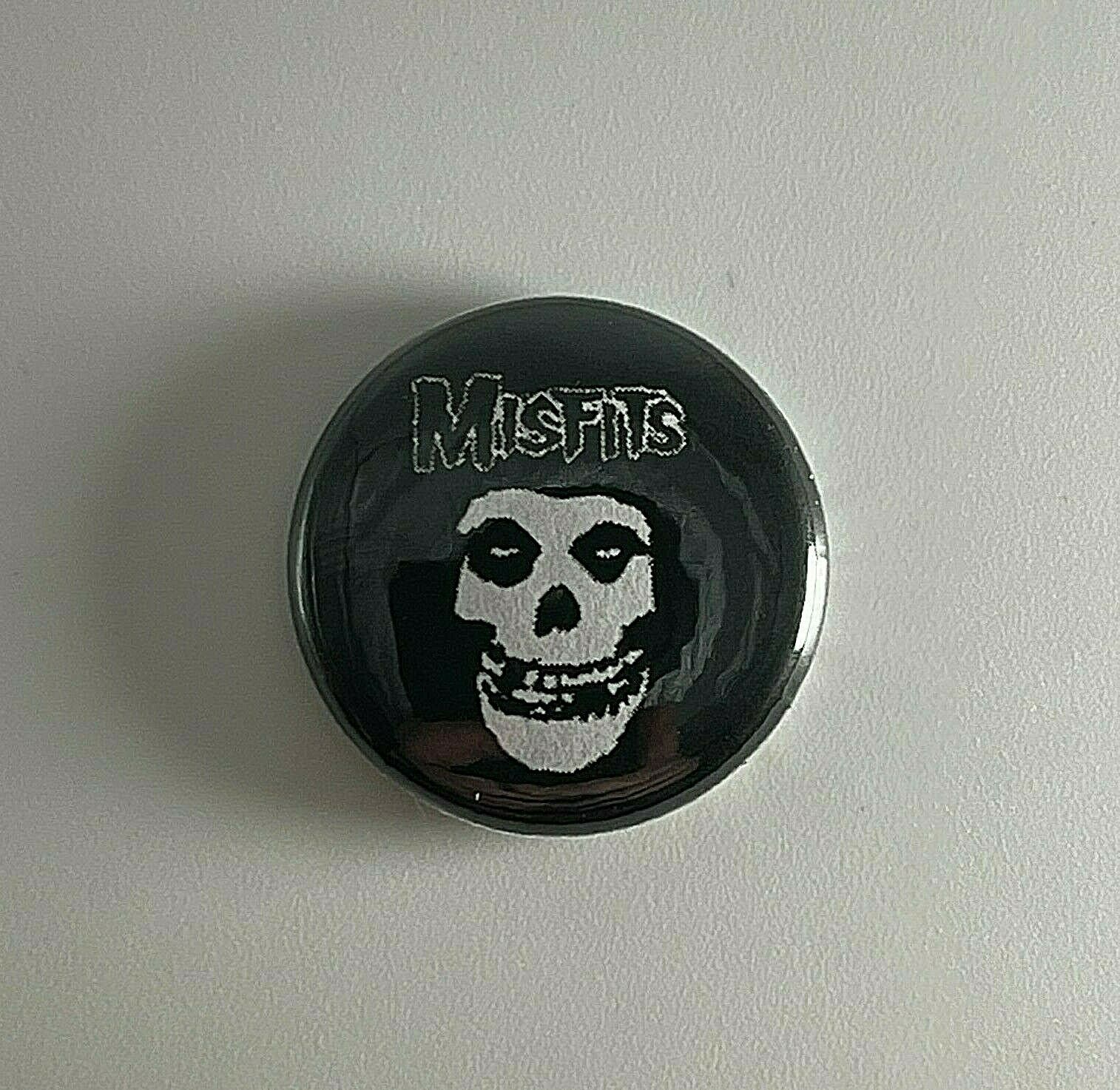 Misfits Crimson Ghost 1” Button M012B Pin Badge | eBay