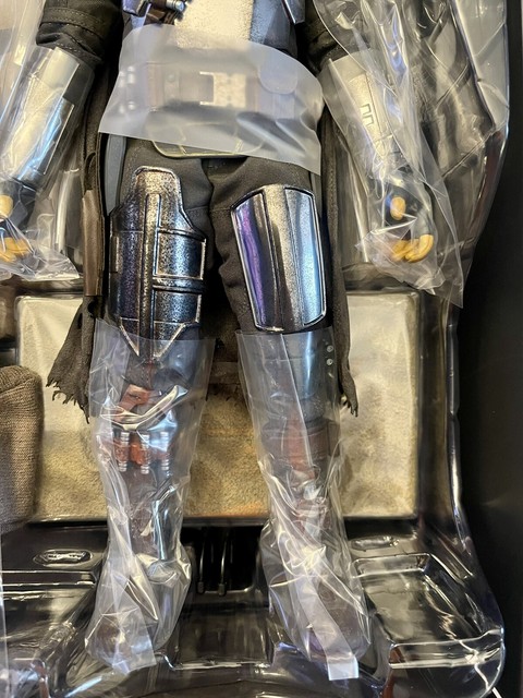 Hot Toys Star Wars The Mandalorian and Grogu Deluxe 12 in Action Figure ...