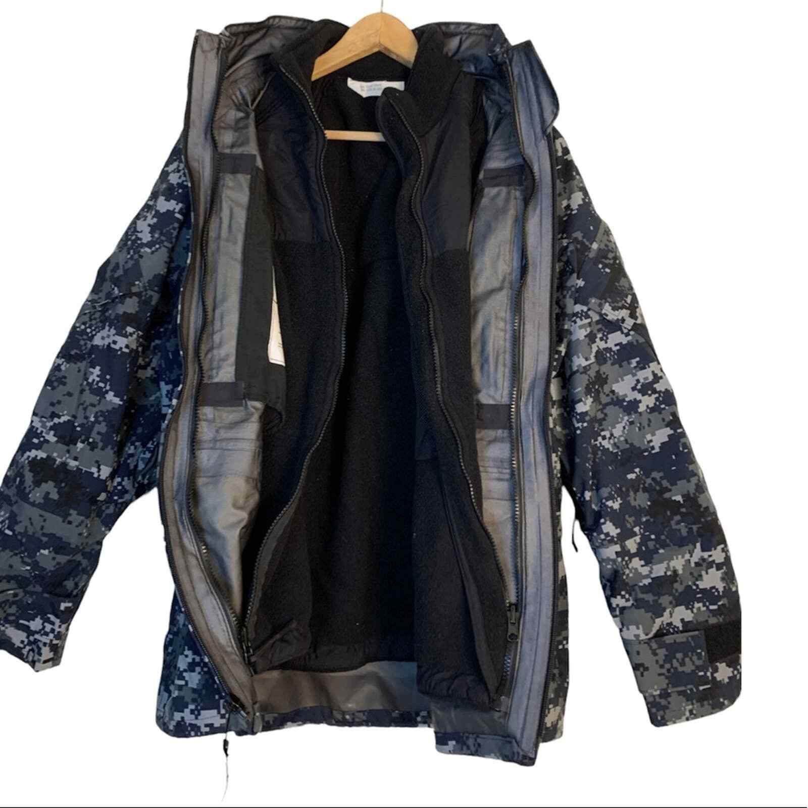 US Navy Working Uniform Parka Type II/III Jacket Size… - Gem