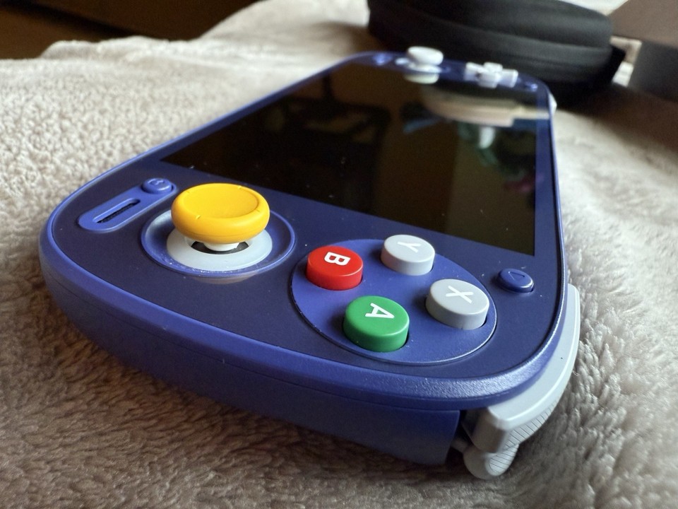 Retroid Pocket 5 OLED Android Handheld Gaming Console - GC (GameCube ...