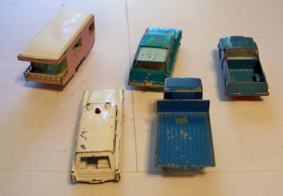 Matchbox Lesney 1-75 Toys Lot #9 Ambulance , jeep pickup , caravan ...