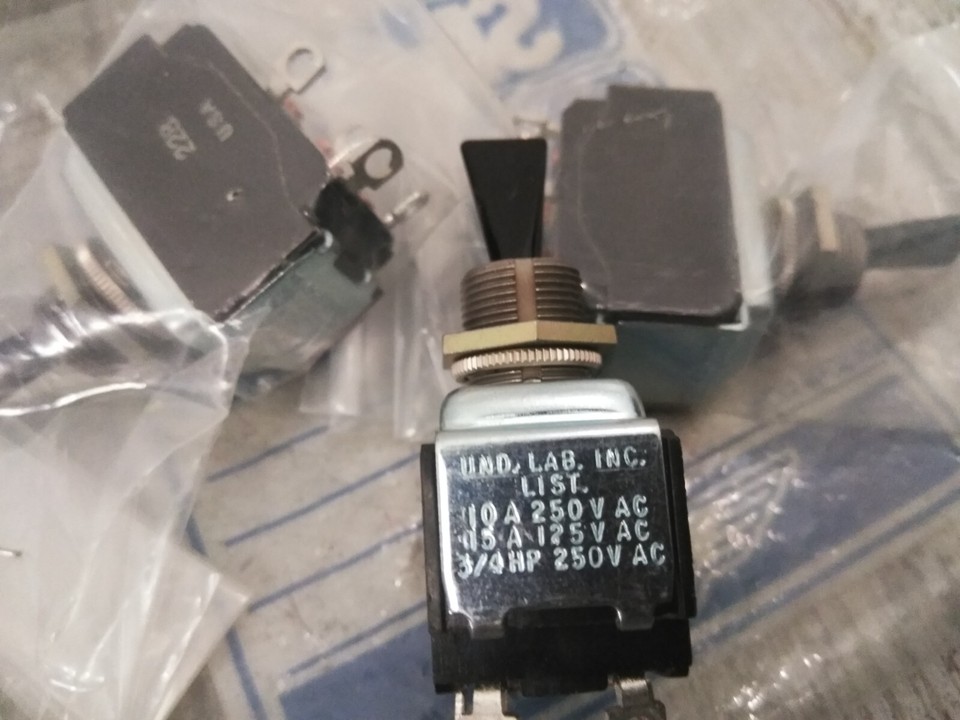 UND LAB INC. LIST TOGGLE SWITCH 10A 250V A/C - 15A 125V A/C 3/4-HP 250V ...