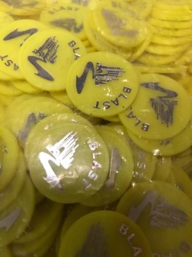 LOT OF 1500 Elaut Coins Game Pusher Coin Game Wizard Of Oz Tokens ...