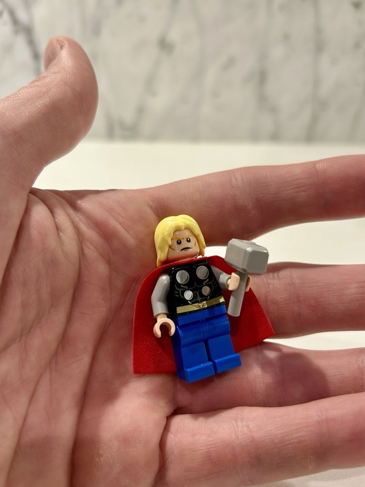 LEGO Thor Minifigure (no beard) — Marvel Super Heroes sh098 76018 | eBay